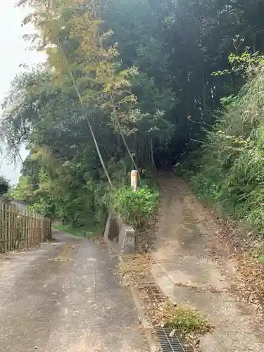 水神社(千葉県久住駅)の投稿(1回目)。標柱があるので迷うことはありません。疣神様として…[ホトカミ]